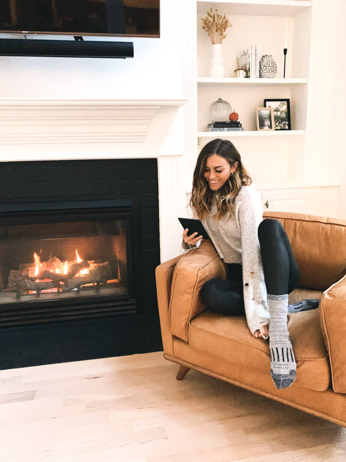 Actual books vs. Ipad vs. Kindle - Claire Guentz